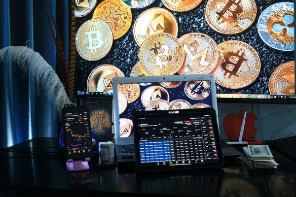 Top Crypto Expert Shares His Outlook on Some of the Biggest Coins