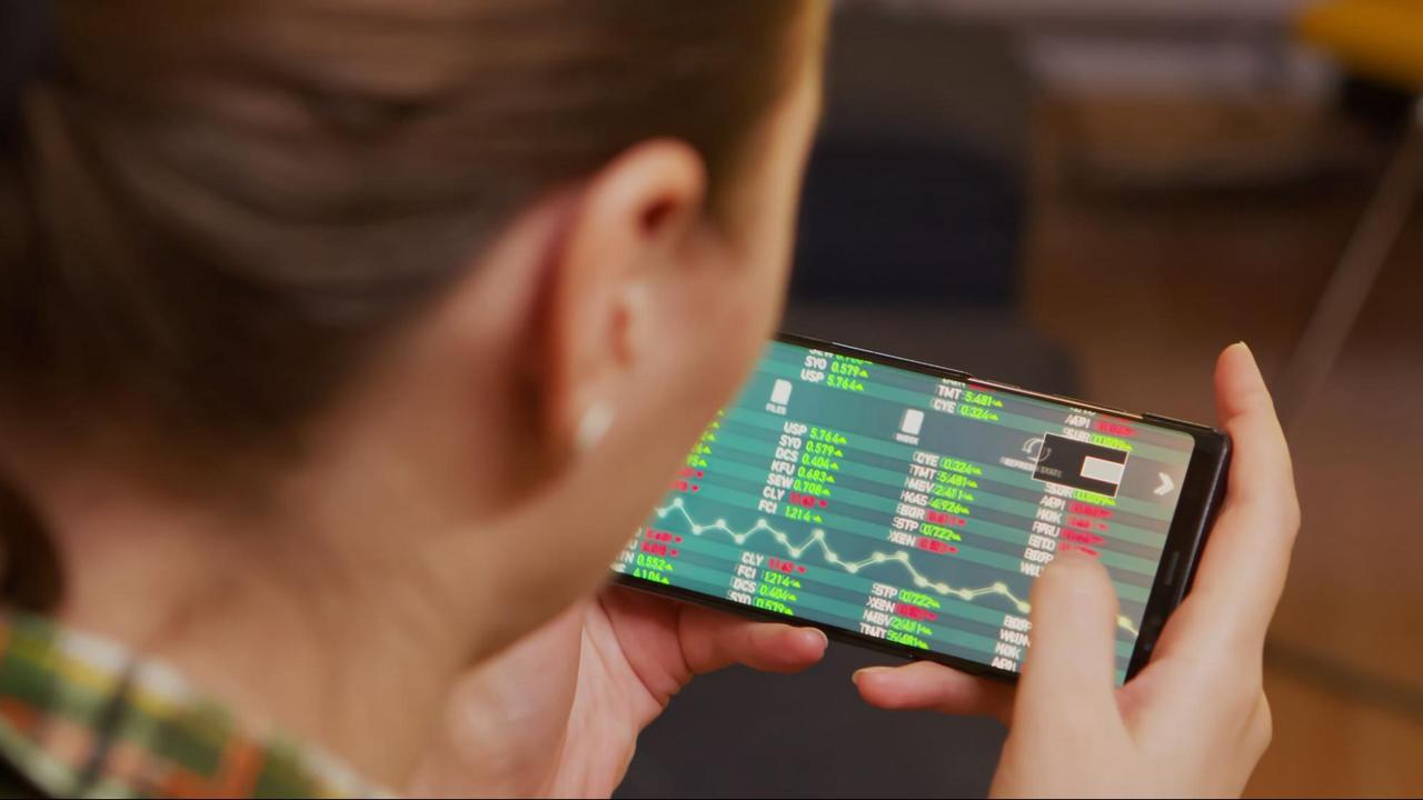 Top Crypto Gainers 2025 BlockDAG, Filecoin, VeChain, Stellar