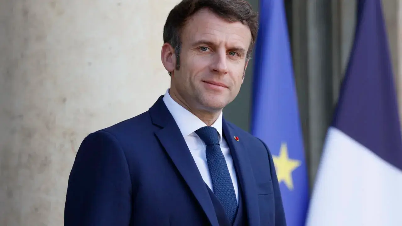 Government Collapse Pushes Macron Into Political Turmoil
